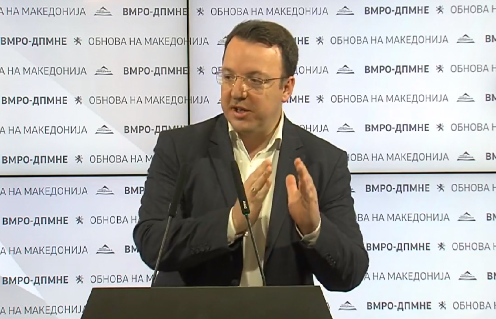 Николоски: Министерката треба да одговори на прашања за набавката на ...