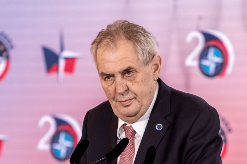 Земан: Западот мора цврсто да одговори доколку Путин употреби нуклеарно оружје