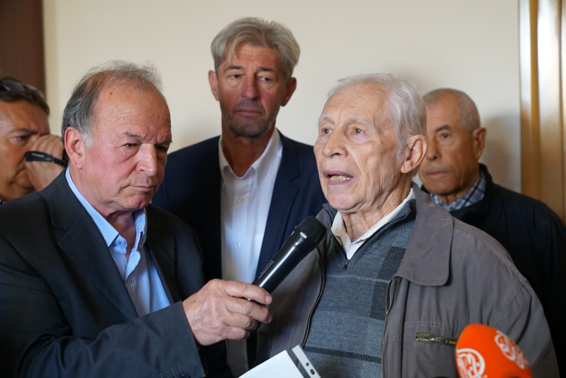 Атанас Мазнов, основач на „Никола Вапцаров“: Тука сме Македонци од ...