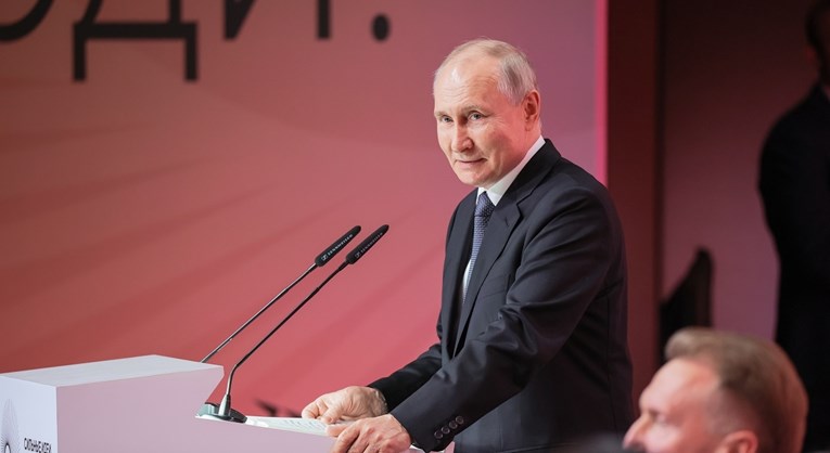 Путин Западот не смее да има монопол на вештачката интелигенција