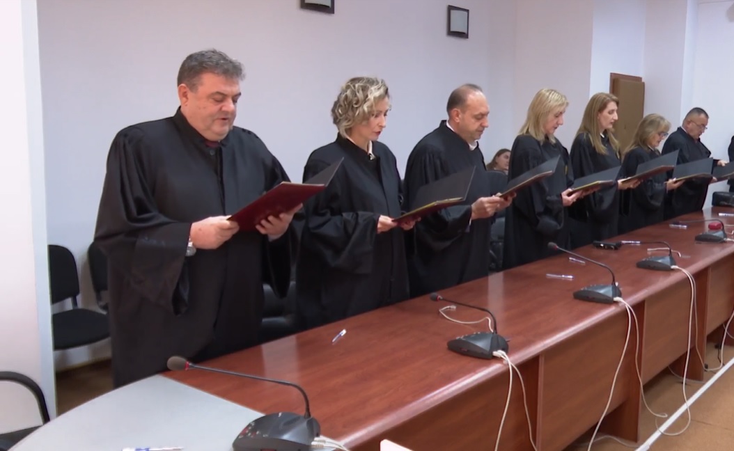 Седум судии избрани за претседатели на судови потпишаа свечени изјави ...