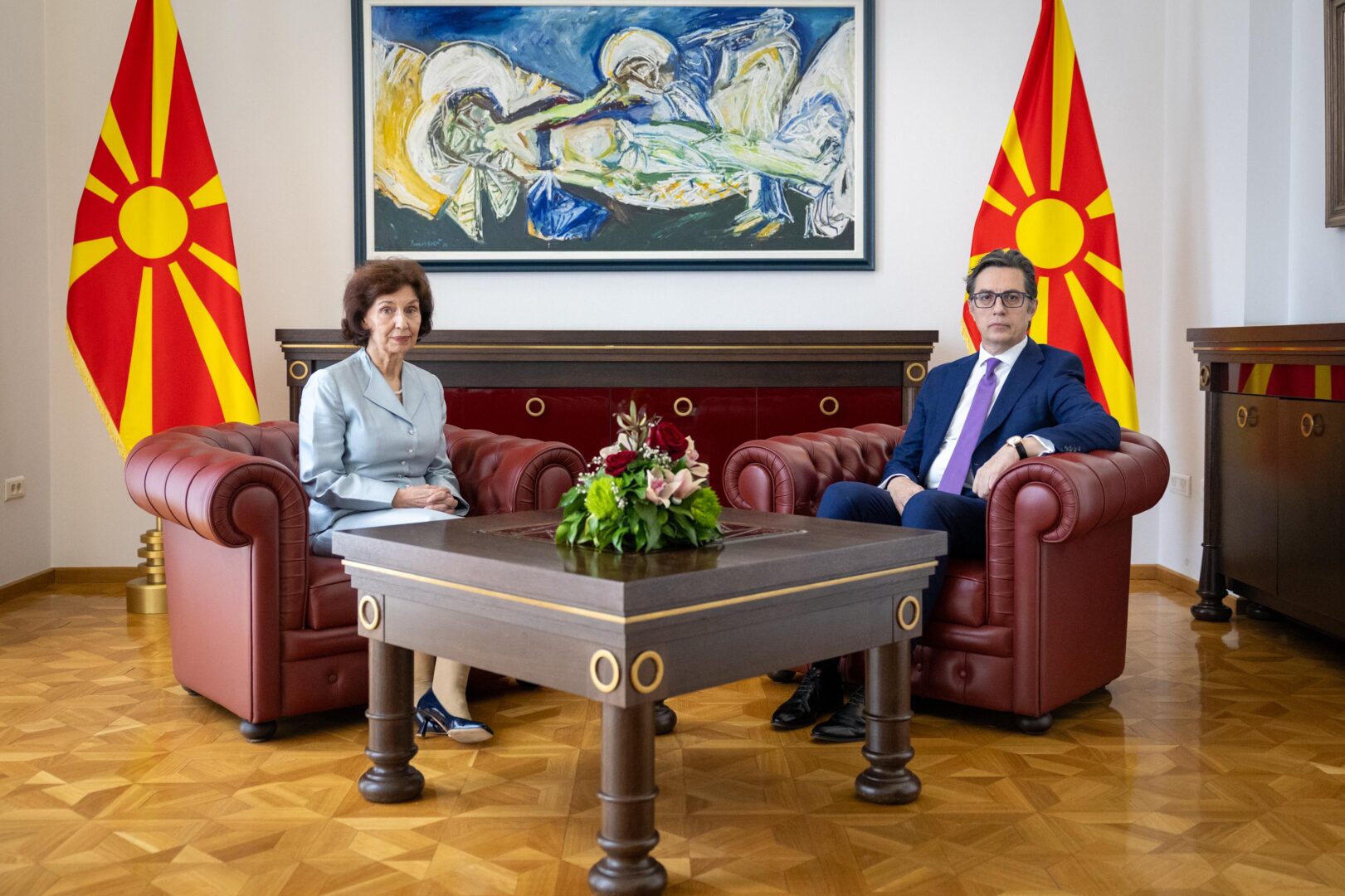 Пендаровски ѝ ја честита изборната победа на Сиљановска Давкова и ѝ посака успех на