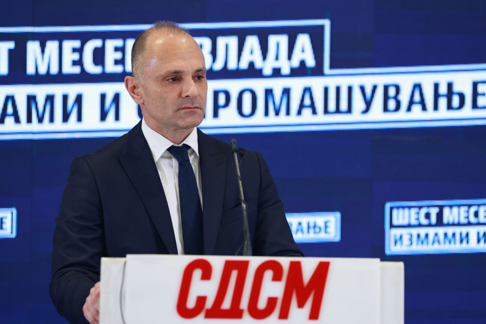 (ВИДЕО) Мицкоски лично дозволи трговците да печалат на маката на луѓето