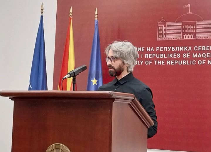 Апасиев: Собранието да ги отвори вратите за мајките да ја следат ...